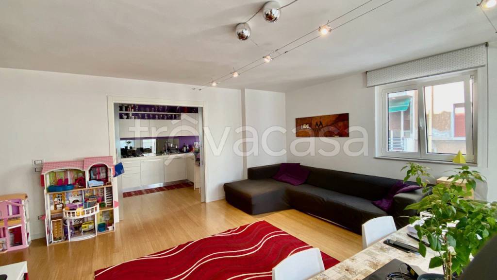 Appartamento in vendita a Trieste via del Ronco