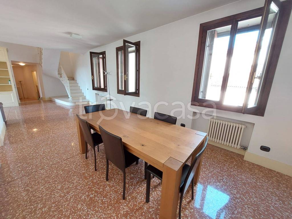 Appartamento in vendita a Vicenza contra' Santa Caterina, 29