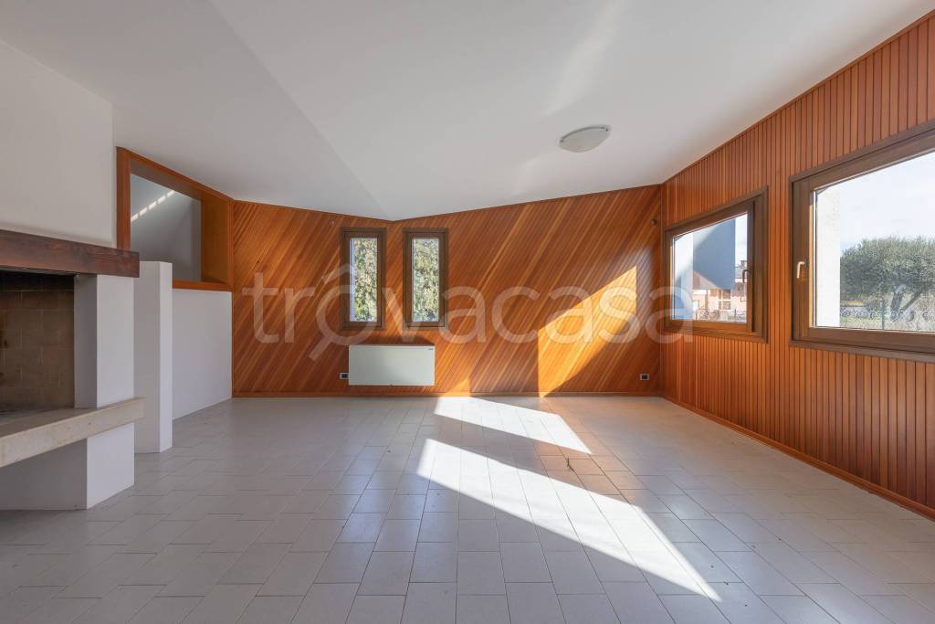 Villa in vendita a Paese via Roma