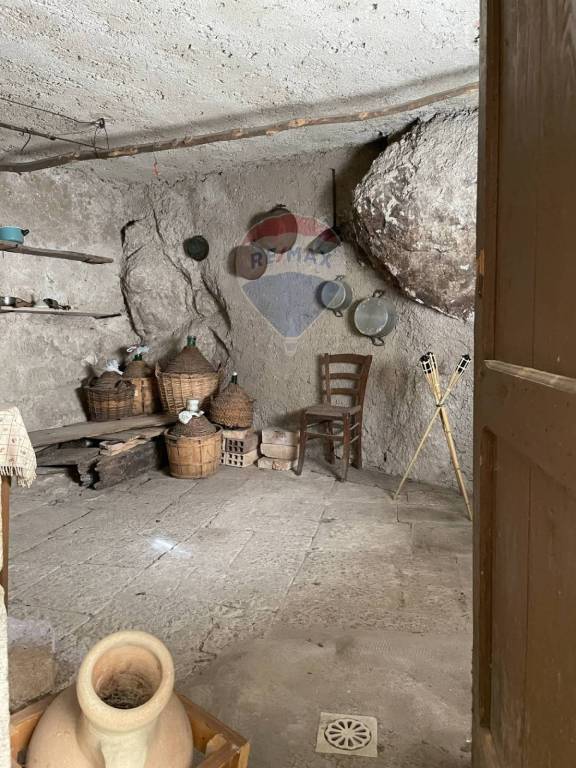 Casa Indipendente in vendita a Pizzone via Roma, snc