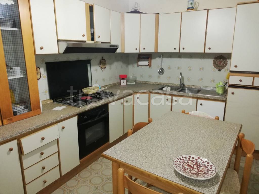 Casa Indipendente in vendita a Caiazzo vico Cacciatori Bolognesi, 20
