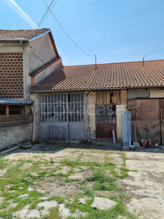Rustico in vendita ad Asti frazione Valletanaro, 205