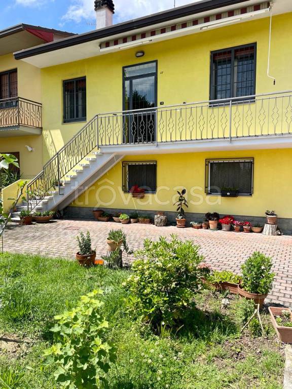 Villa Bifamiliare in vendita a Massa Lombarda via Santa Lucia, 40