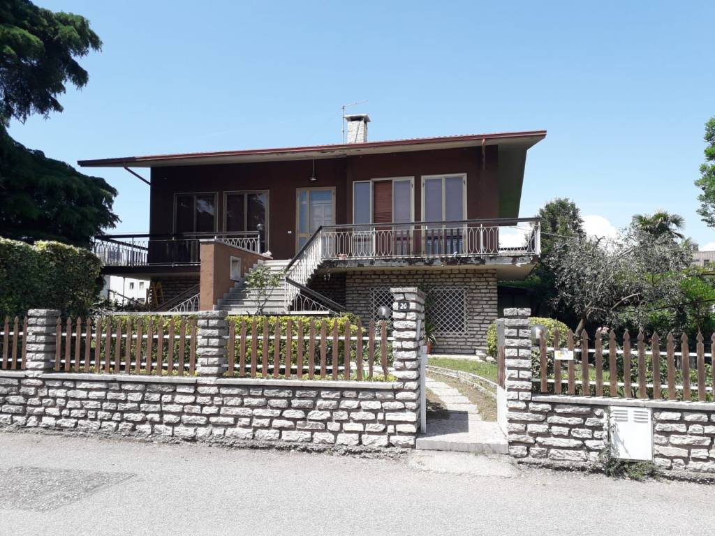 Villa in vendita a Bussolengo