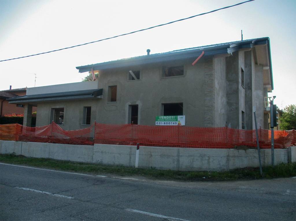 Villa Bifamiliare in vendita a Binago via Dante Alighieri