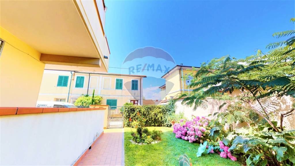 Appartamento in vendita a Viareggio via roma torre del lago, 5