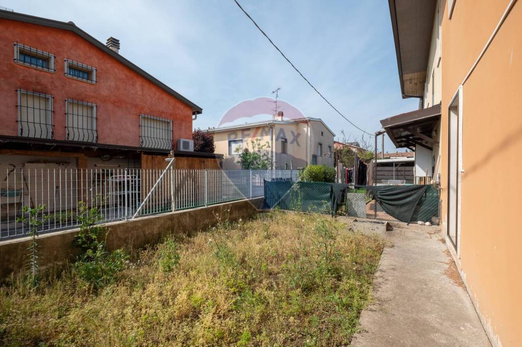 Villa a Schiera in vendita a Castel Goffredo via s. lucia, 10