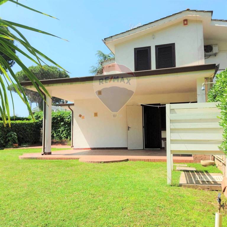 Villa Bifamiliare in vendita a Sabaudia via Caterattino