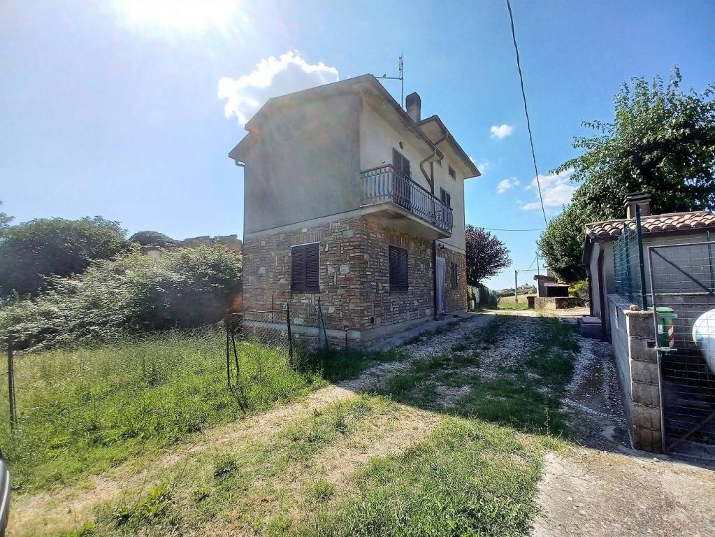 Casa Indipendente in vendita a Collazzone via Acquasanta
