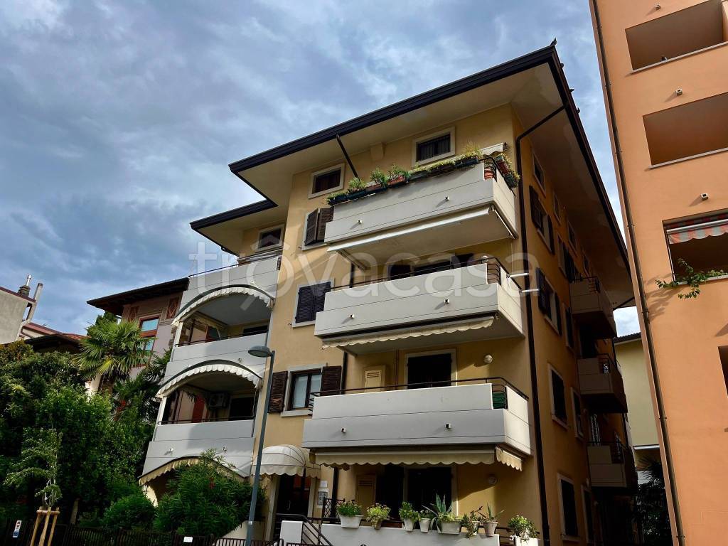 Appartamento in vendita a Grado via Giosuè Carducci, 9