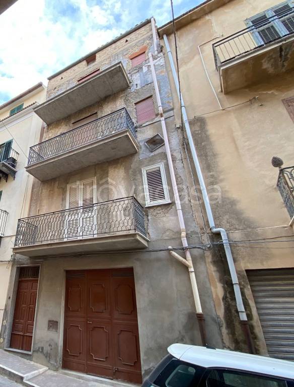 Casa Indipendente in in vendita da privato a Riesi via Soldato Lo Giudice, 18