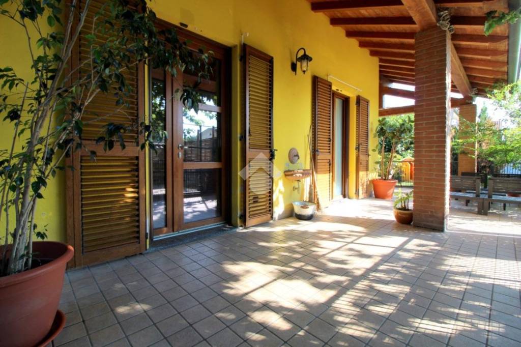 Villa in vendita ad Abbadia Cerreto via ronchi, 24