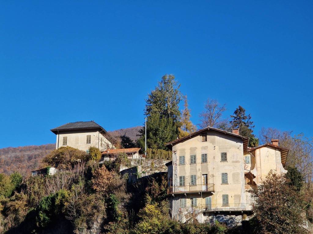 Casa Indipendente in vendita a Varallo via 4 Novembre