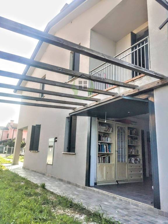 Villa Bifamiliare in vendita ad Anguillara Veneta via Macchinon, 32