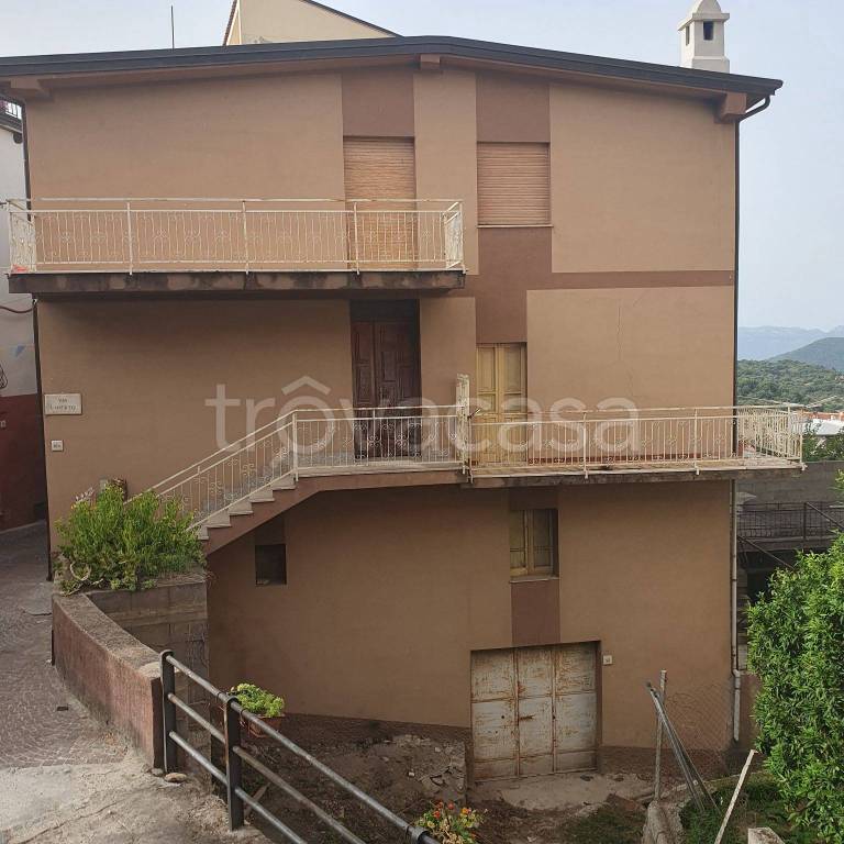 Casa Indipendente in in vendita da privato a Ilbono via Umberto, 52A