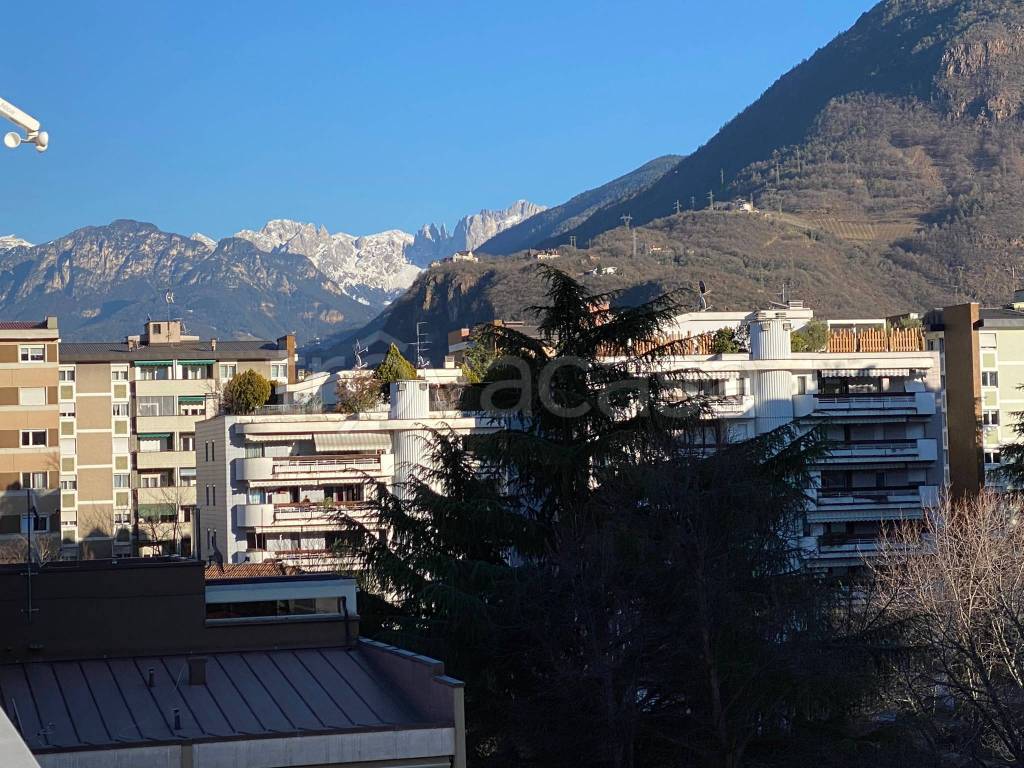 Appartamento in vendita a Bolzano via Sorrento