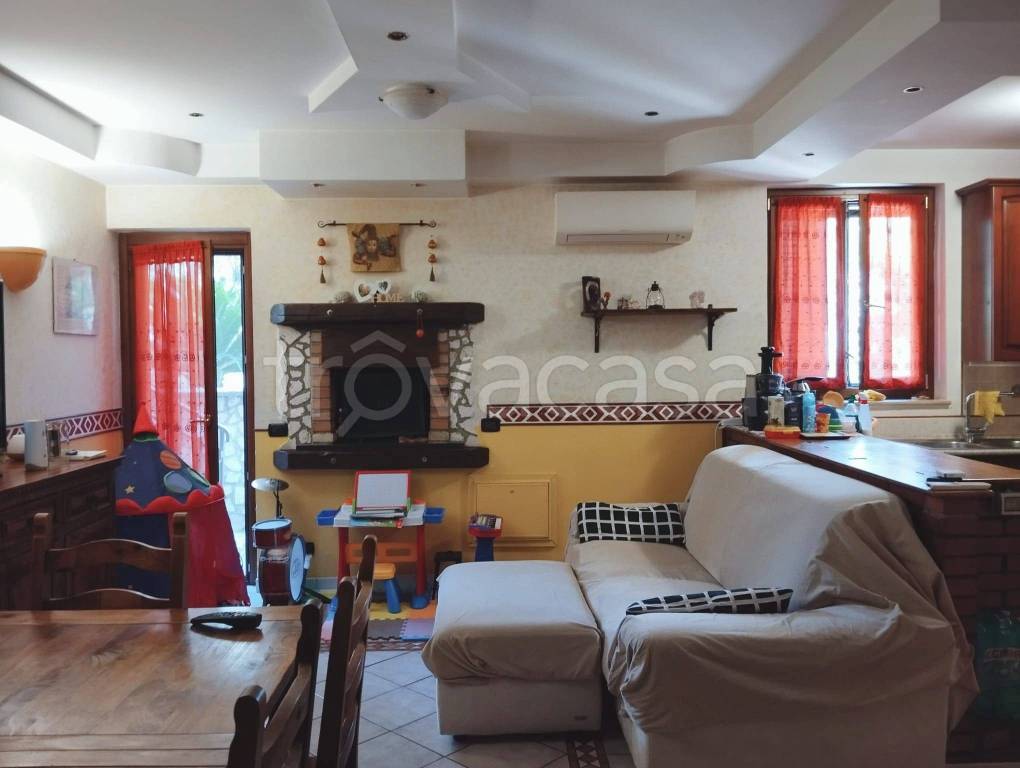 Villa Bifamiliare in vendita a Fara in Sabina via Peppino Impastato