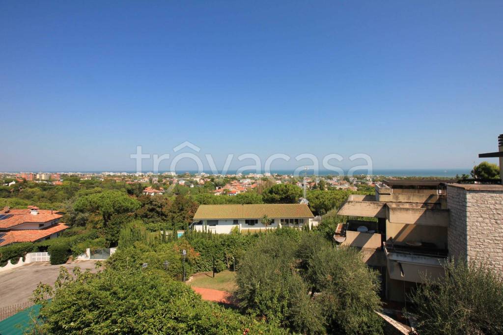 Casa Indipendente in vendita a Riccione viale dei Pini, 40