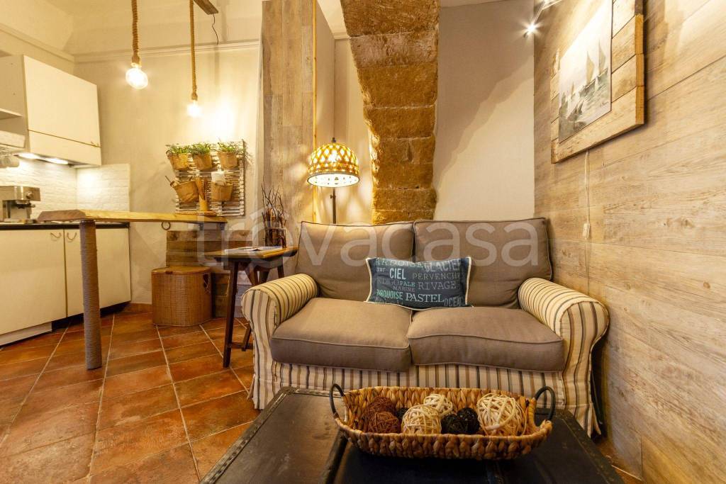 Loft in vendita a Capodimonte via del Laghetto, 19