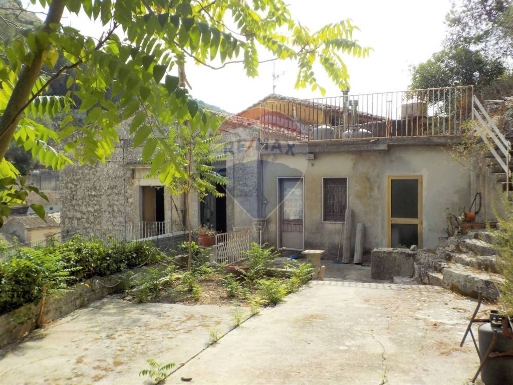 Casa Indipendente in vendita a Modica via Nazionale, 124