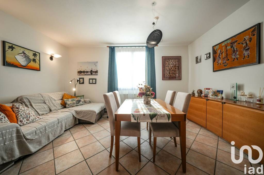 Villa a Schiera in vendita a Ferrara via Nives Gessi, 32