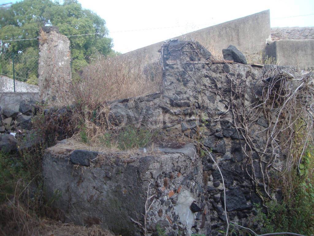 Rustico in vendita ad Aci Catena via Nizzeti