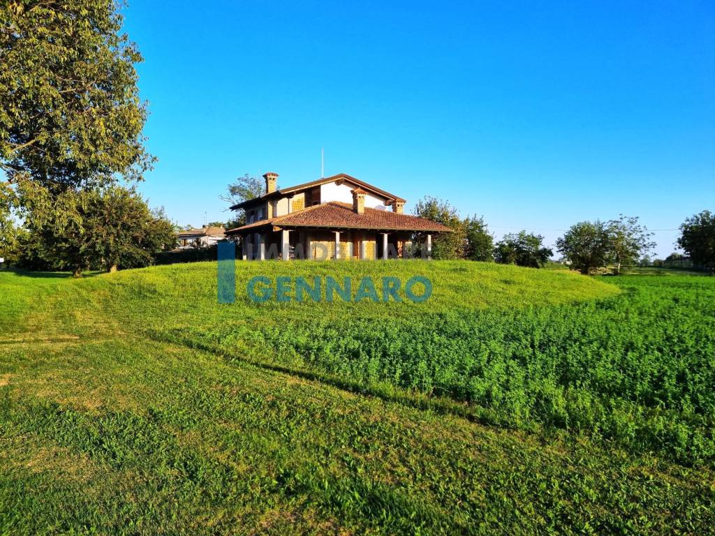 Villa in vendita a Talmassons