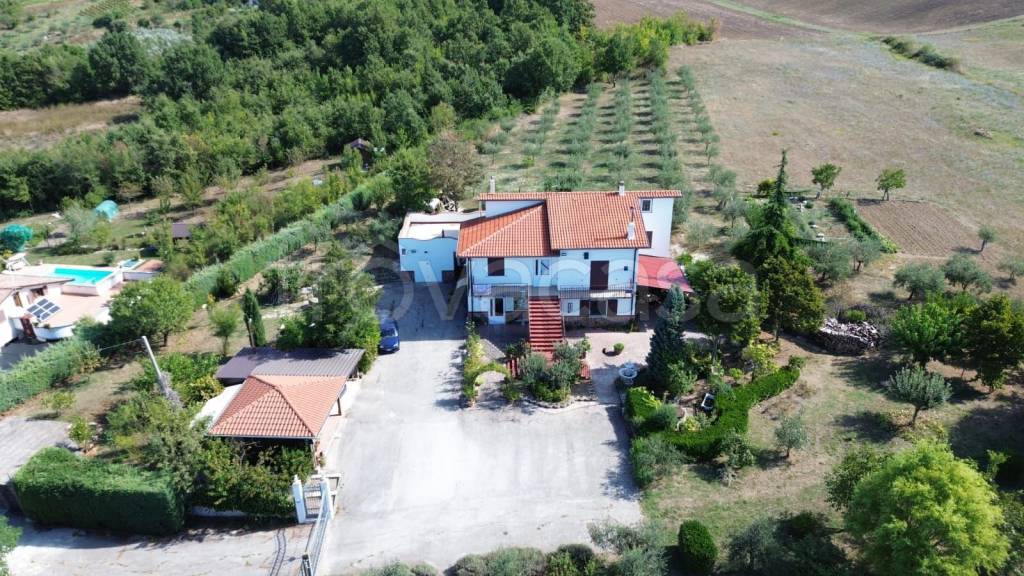 Villa Bifamiliare in vendita a Rocca San Felice palombaia