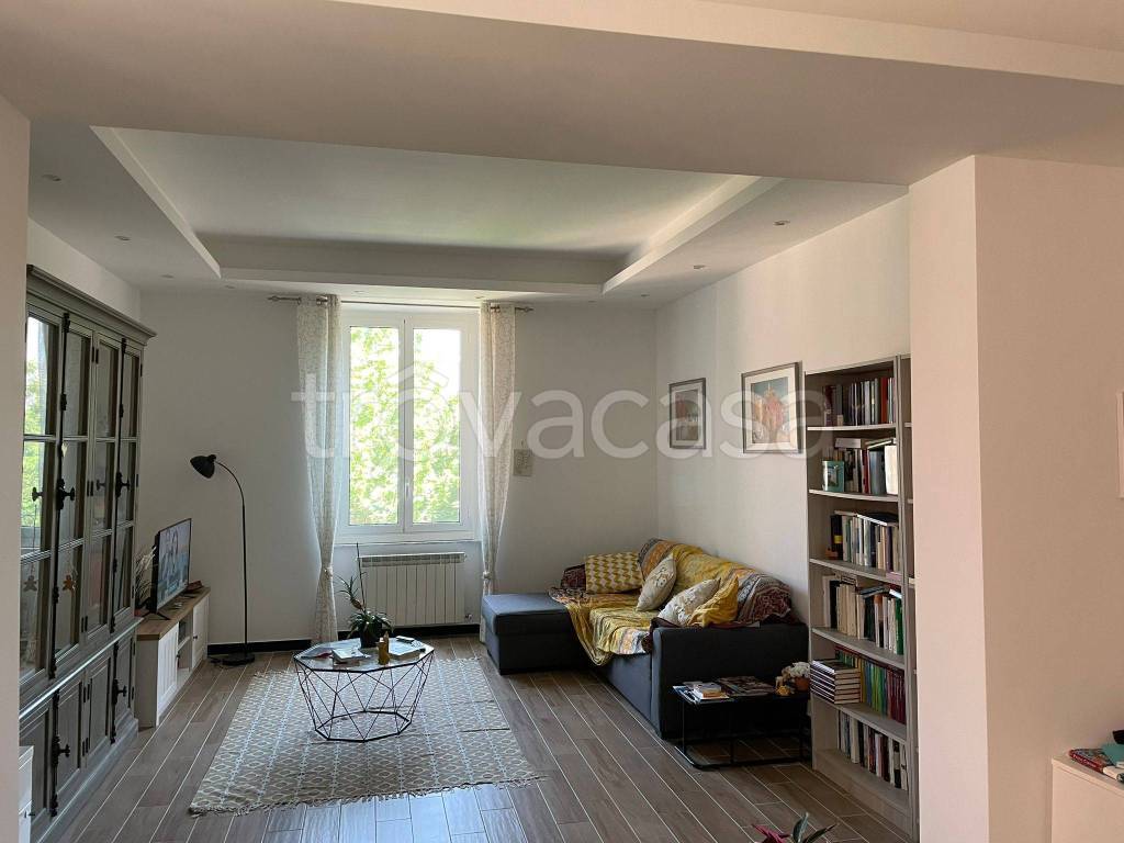 Appartamento in vendita a Genova via Francesco Ravaschio