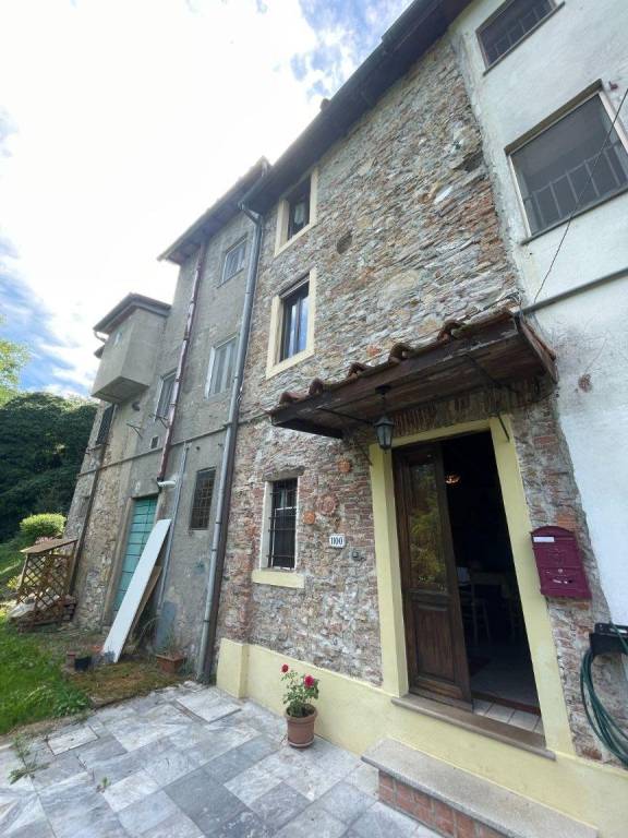 Casa Indipendente in vendita a Lucca via per Gattaiola e Meathi