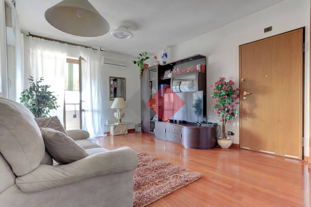 Appartamento in vendita a Latina viale Le Corbusier , 55