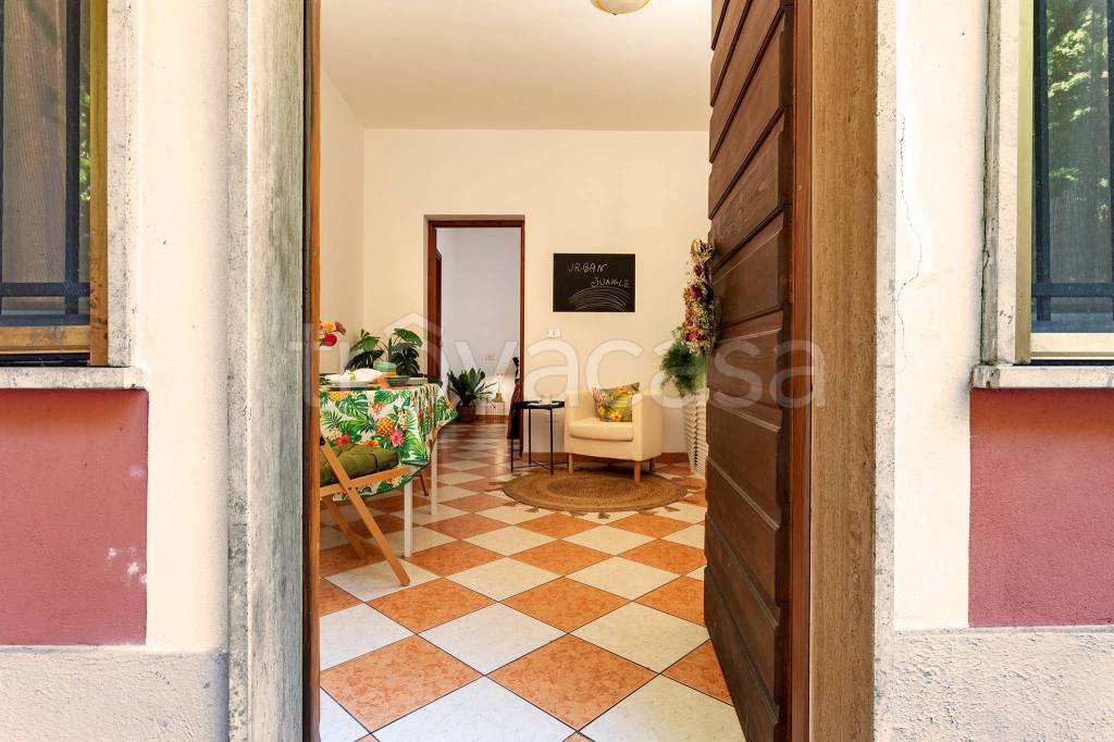 Appartamento in vendita a Parma via Fratelli Vignali, 10