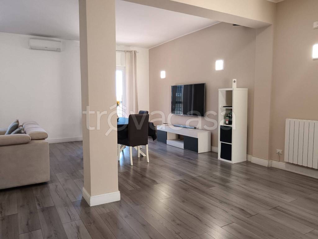 Appartamento in in vendita da privato ad Aci Castello via Giovanni Grasso