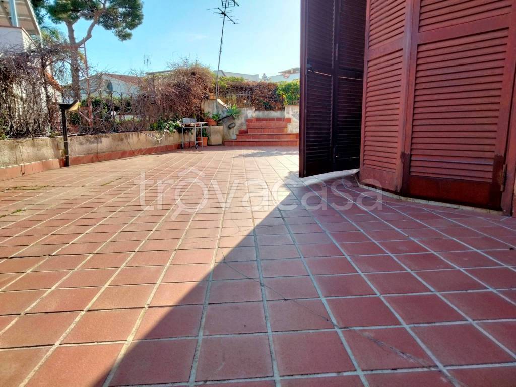 Appartamento in vendita ad Aci Castello via Vampolieri