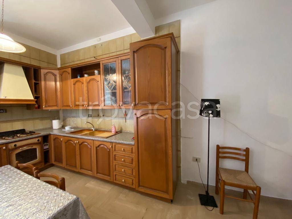 Appartamento in vendita a Campofelice di Roccella via Vittorio Emanuele, 50