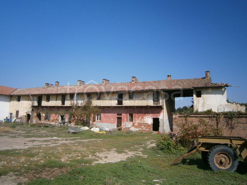 Cascina in vendita a Vigevano viale Agricoltura