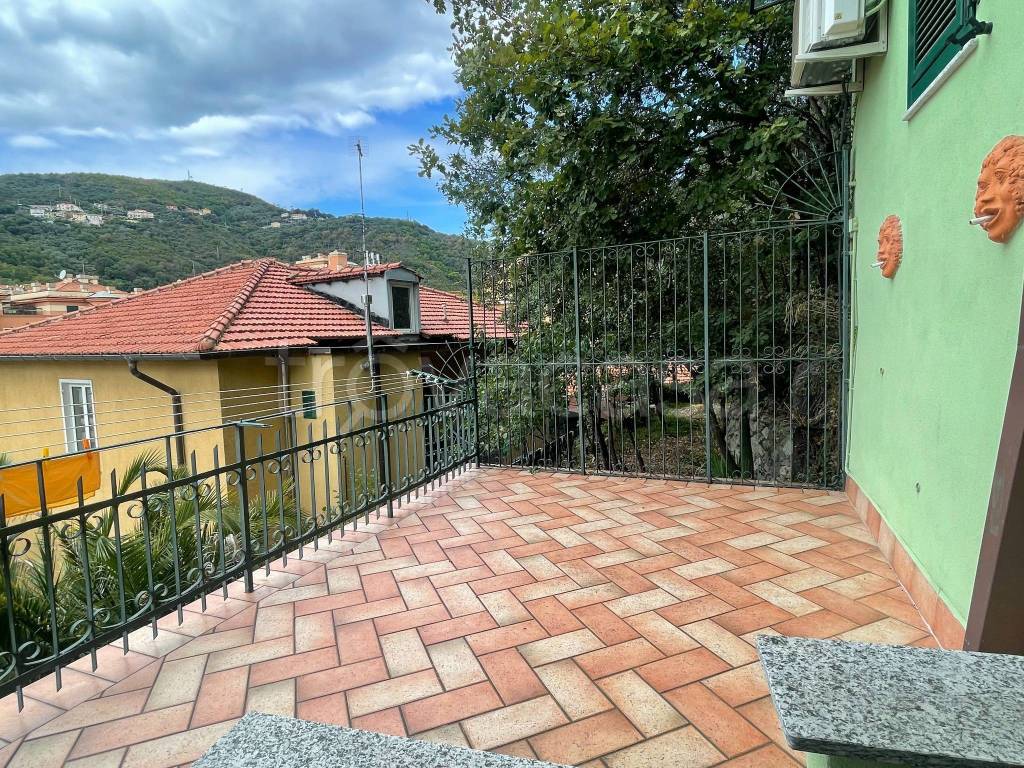 Appartamento in vendita a Varazze via Bianca, 14