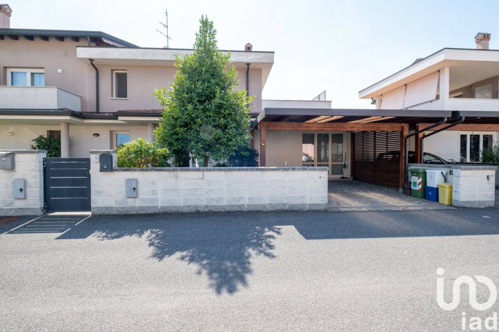 Villa in vendita a Porto Mantovano via Fratelli Kennedy, 111