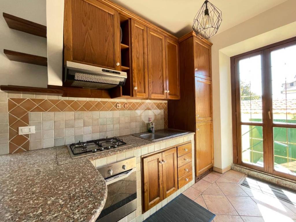 Appartamento in vendita a Cave viale Giulio Venzi