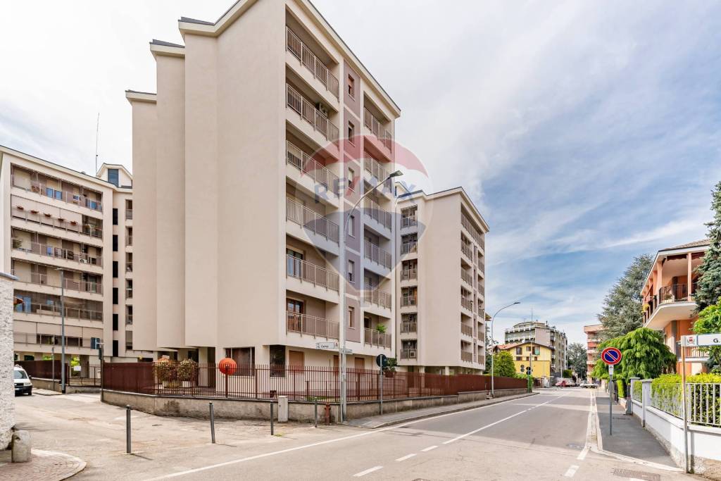 Appartamento in vendita a Saronno via Campi, 2