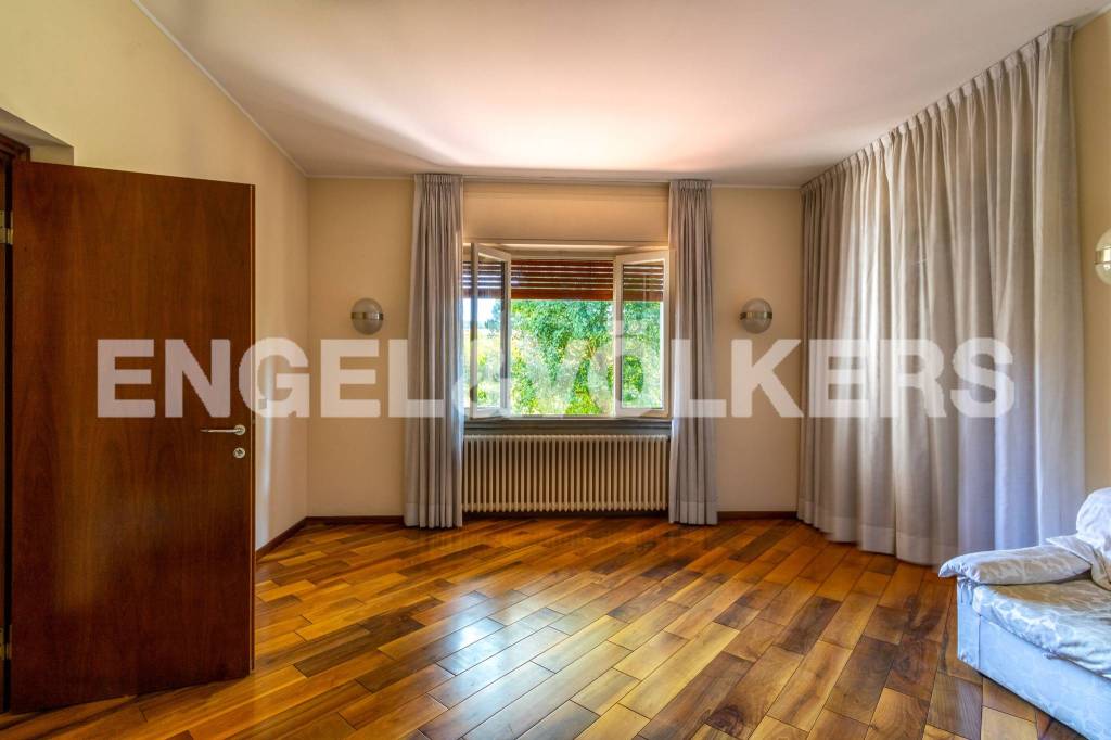 Villa in vendita a Malnate via San Gottardo