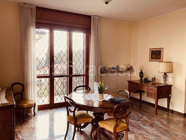 Appartamento in vendita ad Alzano Lombardo via Spiazzi