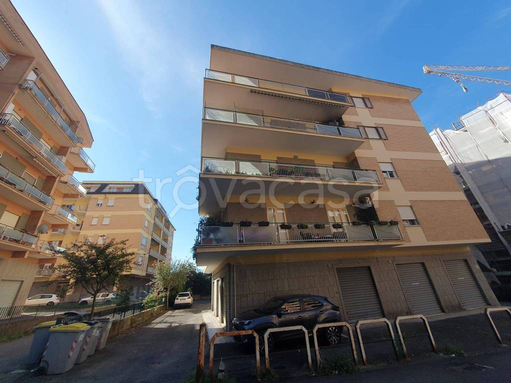 Appartamento in vendita a Viterbo via Palmanova