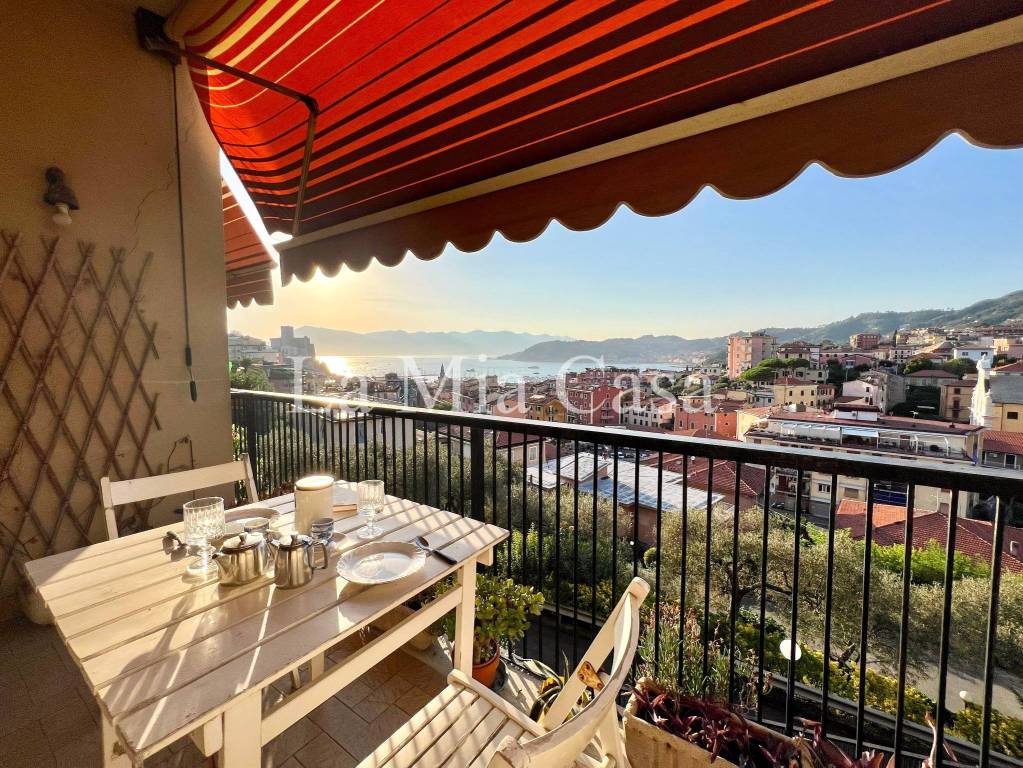 Appartamento in vendita a Lerici via Carbognano Traversa 3