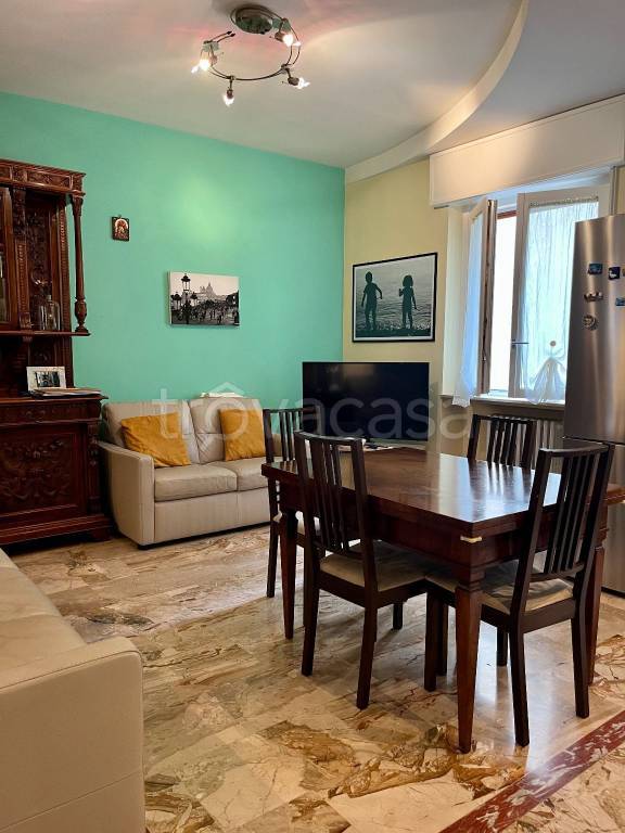 Appartamento in in vendita da privato a Piacenza via Cristoforo Poggiali, 41