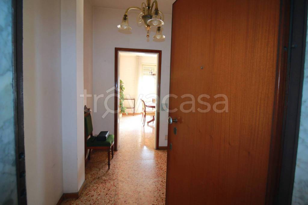 Appartamento in vendita a Saronno via Filippo Reina, 69