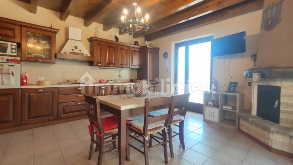 Appartamento in vendita ad Aviatico via Vallogno, 33