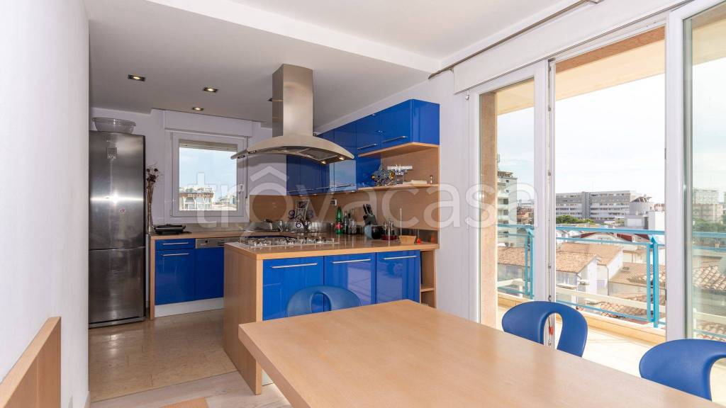 Attico in in vendita da privato a Lignano Sabbiadoro via Latisana, 79