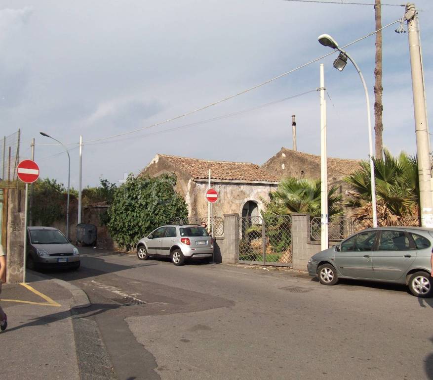 Rustico in vendita ad Aci Catena via Rifiano