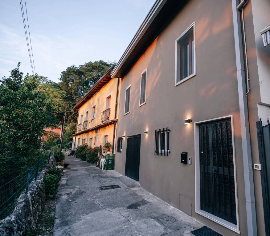 Casa Indipendente in vendita a Brescia via Temistocle Lovatini, 12